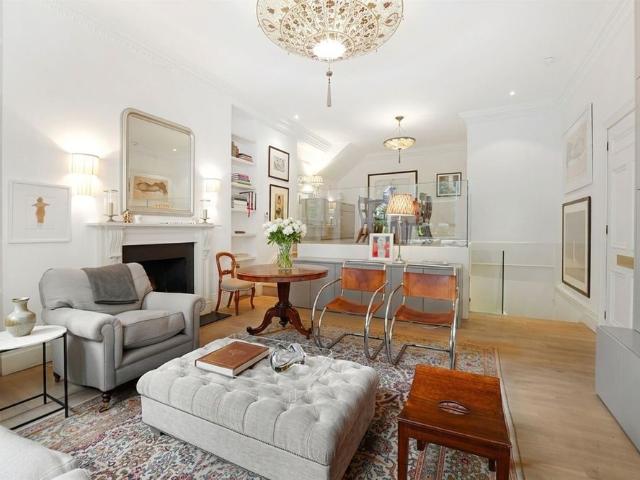 Apt 3, Charlesworth House, London, SW7 5RD