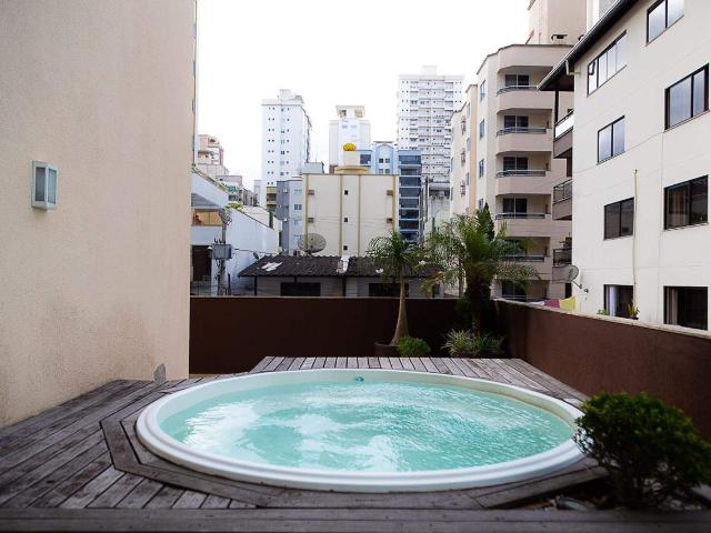 Apt 3 Dormitórios sendo 1 suite para até 10 pessoas em Meia Praia Itapema cod 137