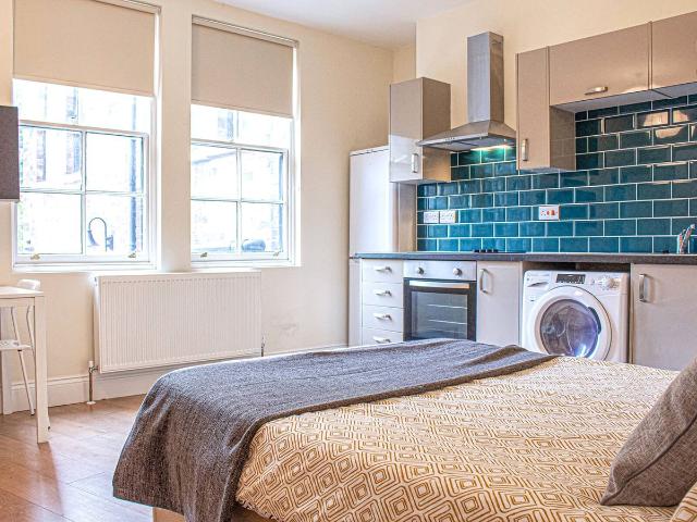 Apt 3, Fairbairn Residence #796403 LS2, 1 bed flat to rent, £749 pcm | PrimeLocation