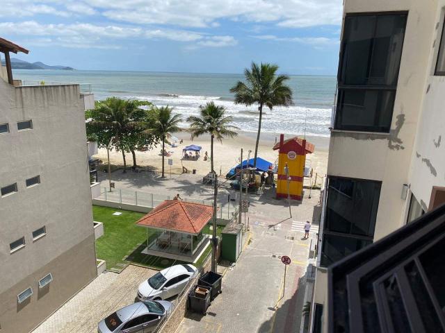 Apt 3 Quartos no Edifício Eldorado Andar 2 em Meia Praia Itapema