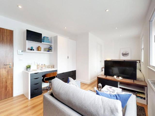 Apt 105, Gravity Residence