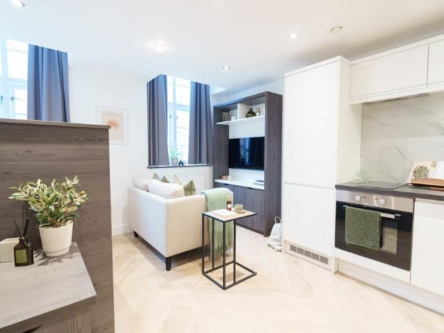 Apt 109, Churchill House Residence