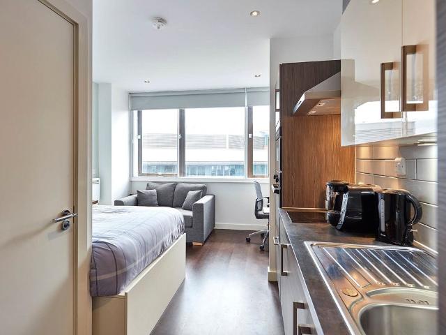 Apt 100, Piccadilly Residence