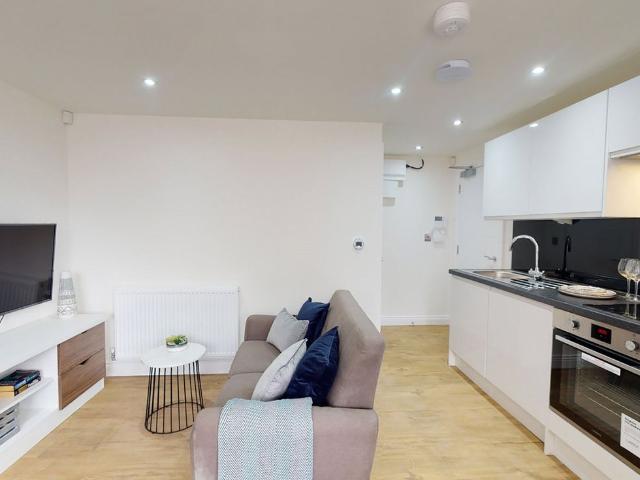 Apt 10, 29 Clarendon Road