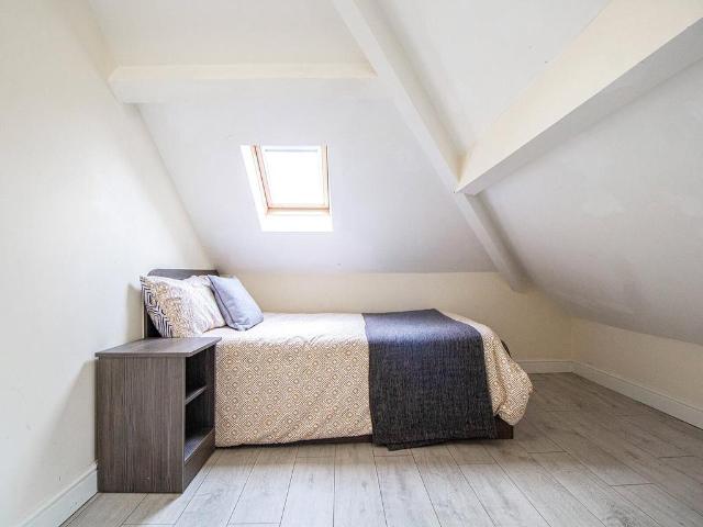 Apt 10, 31 Clarendon Road, 31. 3 bed apartment to rent £1,450 pcm £335 pw