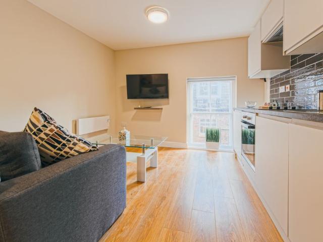 Apt 10, 41 St Paul’s