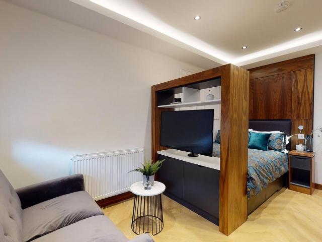Apt 10, Live Oasis Piccadilly, Live. Studio to rent £1,050 pcm £242 pw