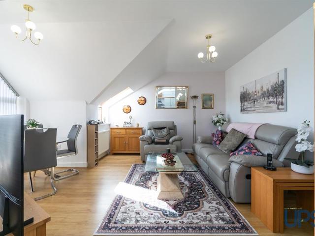 Apt 10, Pinetree Court 157 Glen Road