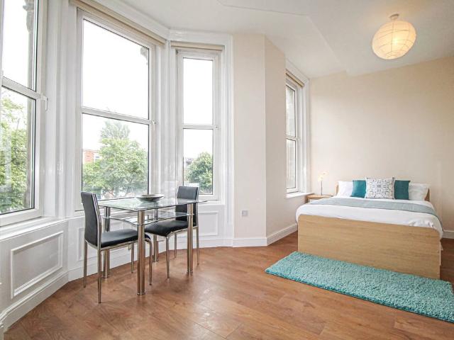 Apt 11, 47 49 East Parade