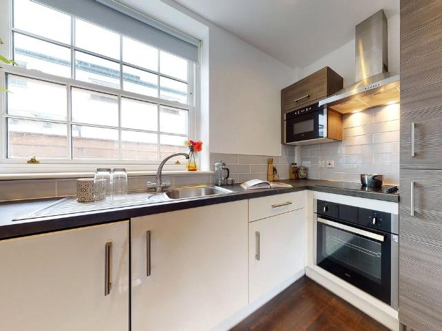 Apt 14, Park Square Residence