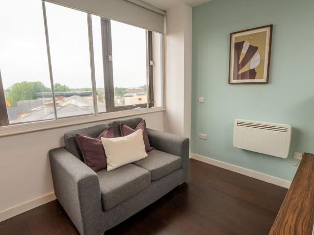 Apt 15, Piccadilly Residence