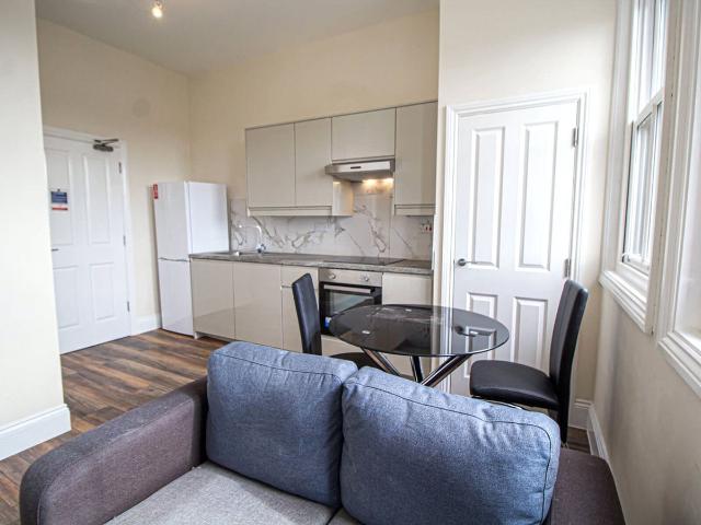 Apt 16, Fairbairn Residence #406110 LS2, 1 bed flat to rent, £949 pcm | PrimeLocation