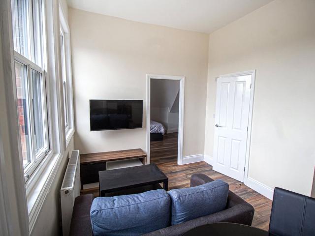 Apt 16, Fairbairn Residence