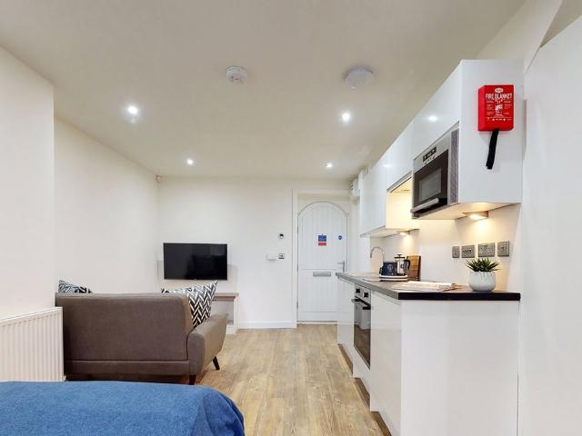 Apt 19, 29 Clarendon Road
