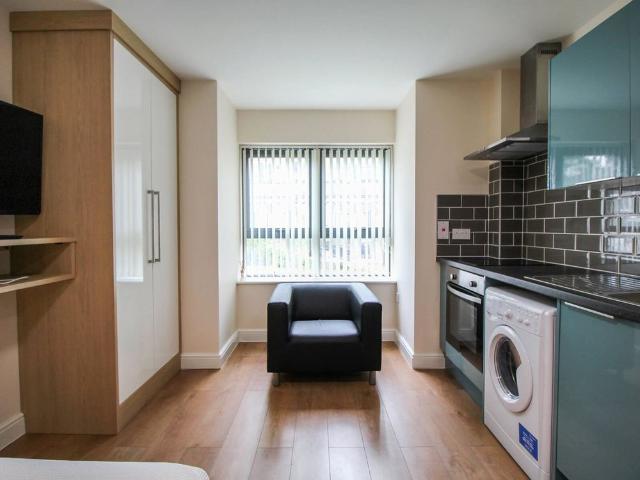 Apt 19, Lofthouse Residence