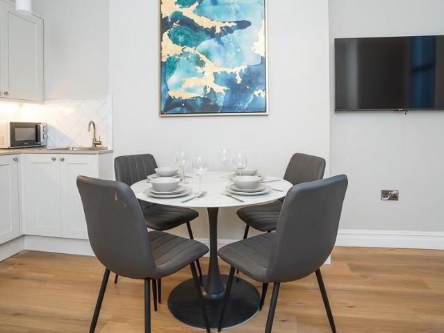 Apt 1, 66 Wellington Park, Belfast, BT9 6DP