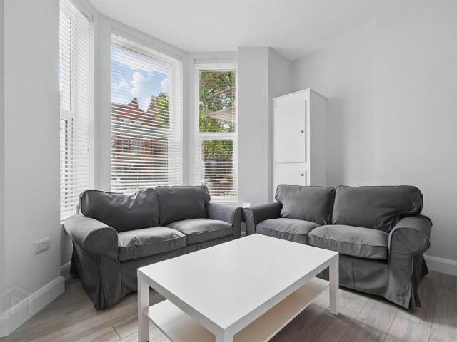 Apt 1, 37 Wellington Park, Lisburn Road, Belfast, BT9 6DN