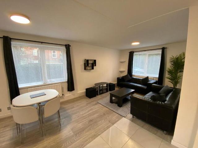 Apt 1 Ascot House, Windsor Avenue North, Belfast, BT9 6EL