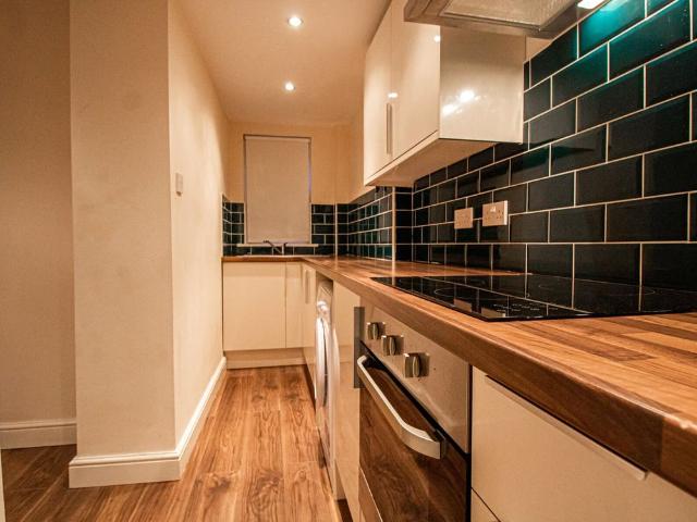 Apt 1, Clarendon House