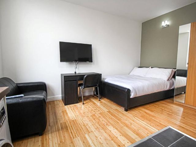 Apt 1, George House