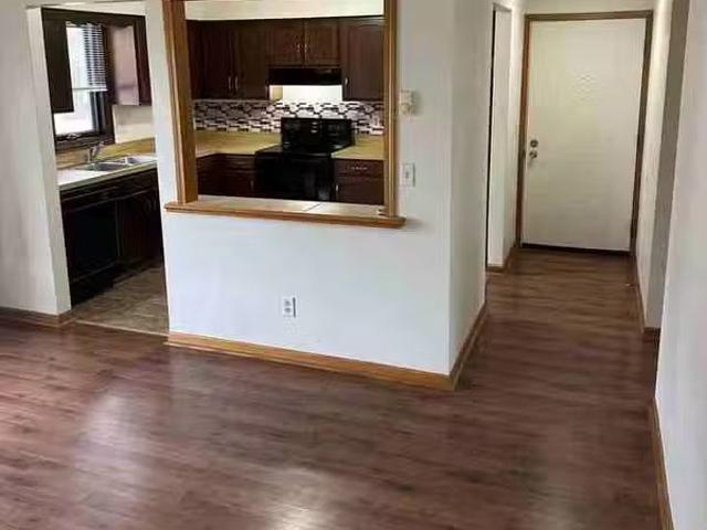 APT 1 Immaculate Updated 2 Bedroom