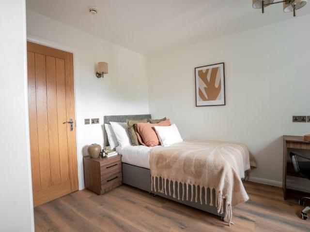 Apt 201, Cambridge House #865430 M15, Room to rent, £848 pcm | PrimeLocation