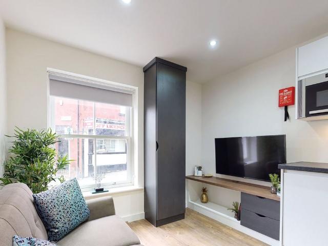 Apt 21, 29 Clarendon Road