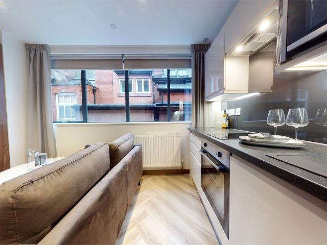 Apt 21, Live Oasis Deansgate