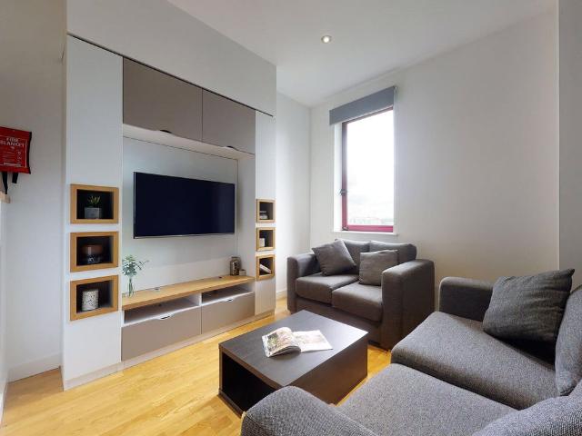 Apt 26, Q One Residence