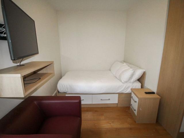 Apt 28, Lofthouse Residence
