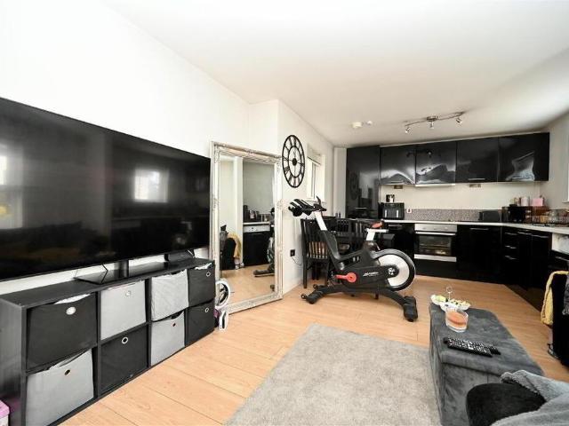 Apt 2, 61 Central Avenue, Bangor, BT20 3AU