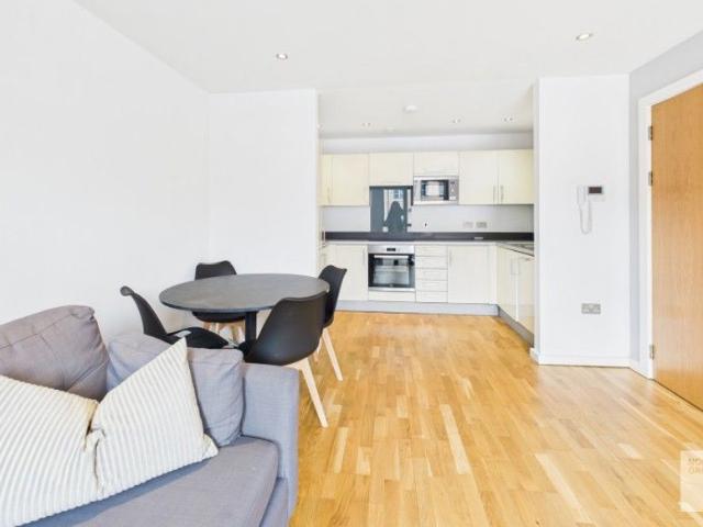 Apt 2.14: Flint Glass Wharf