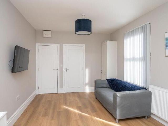 Apt 2, 19 Camden Street, Belfast, BT9 6AT