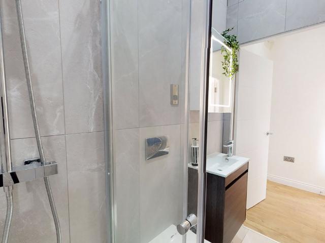 Apt 2, 29 Clarendon Road