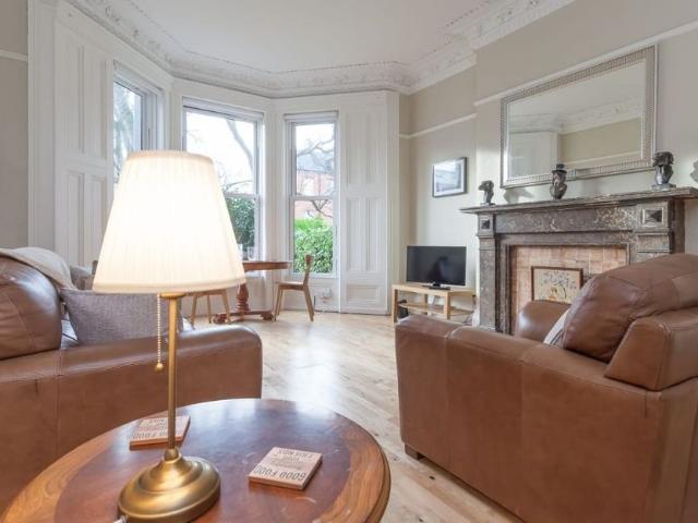 Apt 2, 31 Wellington Park, Belfast BT9 6DP