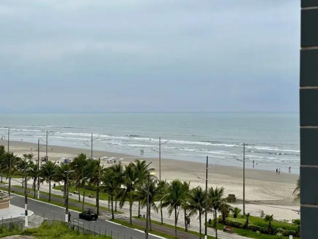 Apt. 2 dormitórios. Vista Mar!