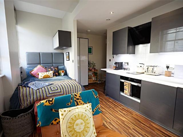 Apt 304, 25 Cross Street, 25 Cross. Studio to rent £1,104 pcm £255 pw