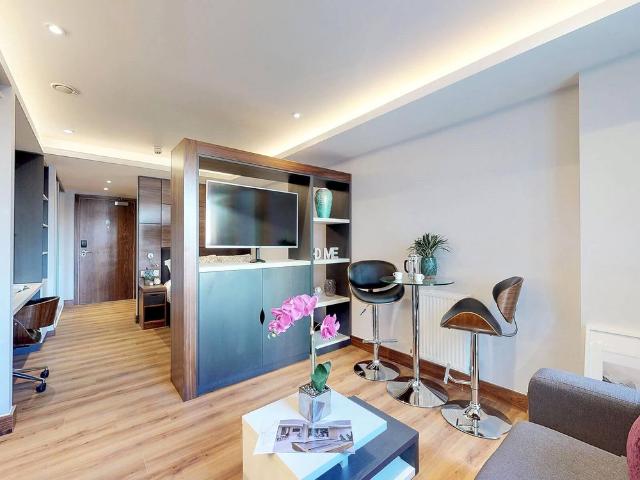 Apt 31, Oasis Residence