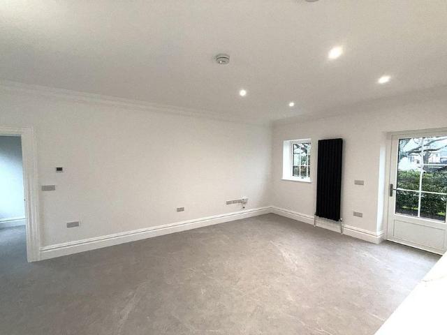 Apt 33 Cromlyn Wood, Hillsborough BT26 6TX