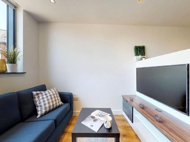 Apt 35, Ribbon Residence