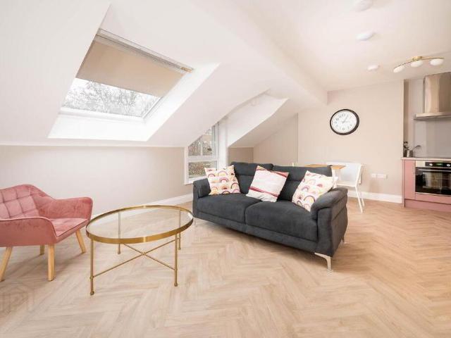 Apt 7, 15 Malone Road, Belfast, BT9 6RT