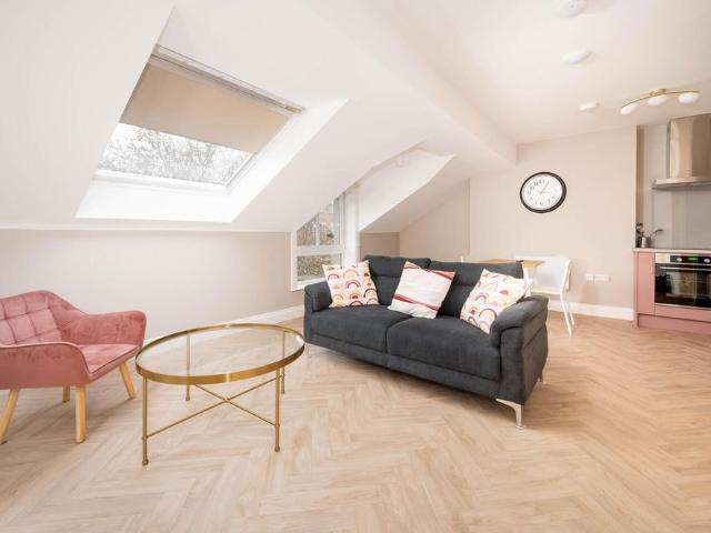 Apt 7 15 Malone Road, Belfast, BT9 6RT