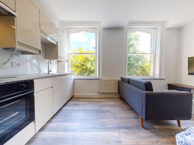 Apt 7, 27 Hyde Terrace