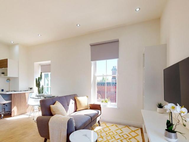 Apt 7, 29 Clarendon Road, Clarendon. 1 bed apartment to rent £1,215 pcm £280 pw