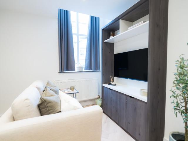 Apt 403, Churchill House Residence
