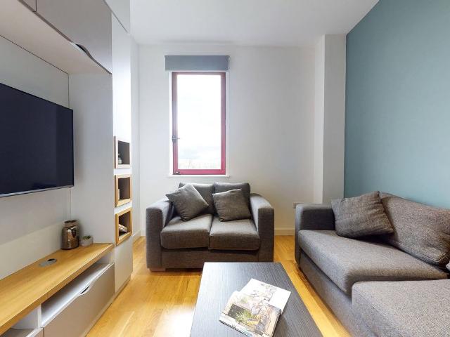 Apt 40, Q One Residence
