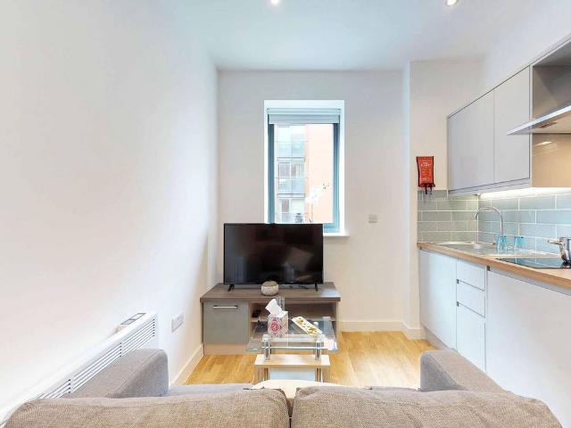 Apt 45, Onyx Residence