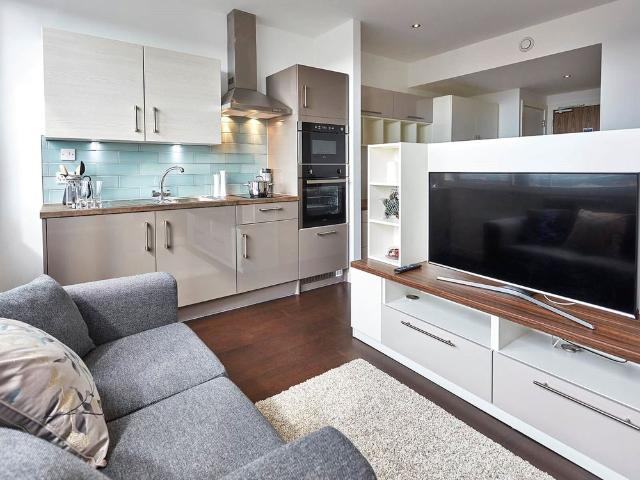 Apt 48, Piccadilly Residence