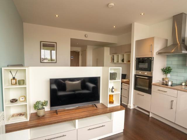 Apt 49, Piccadilly Residence