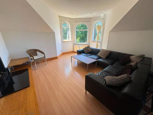 Apt 4, 6 Sans Souci Park, Belfast BT9 5BZ